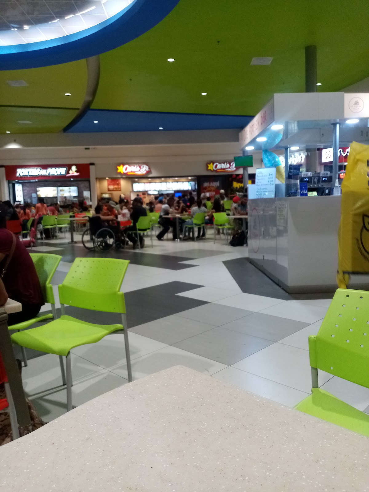 Plaza Sendero la Fe en Apodaca, Nuevo León