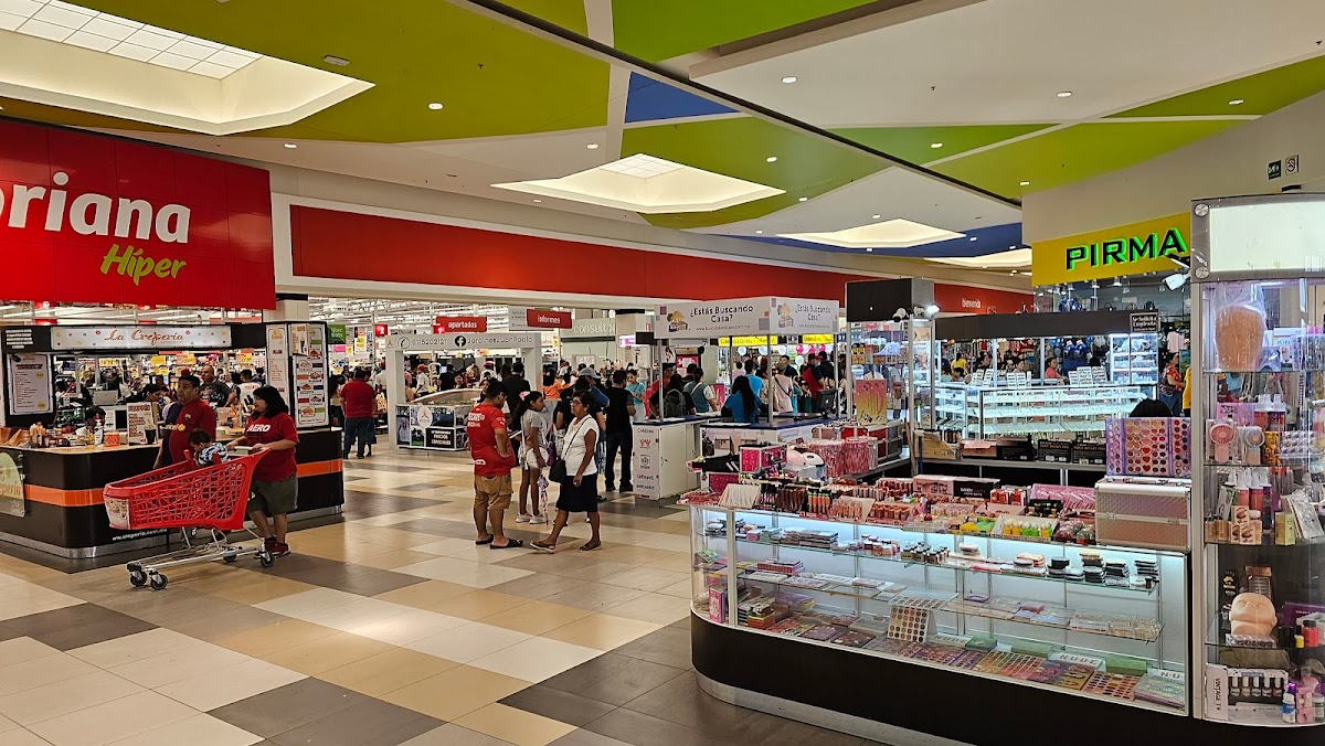 Plaza Sendero la Fe en Apodaca, Nuevo León