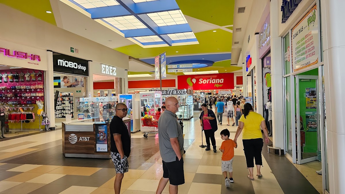 Plaza Sendero la Fe en Apodaca, Nuevo León